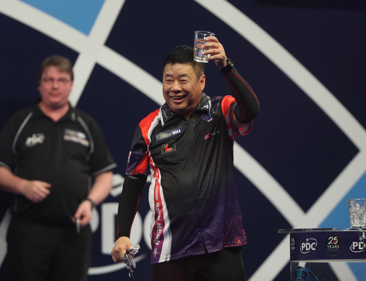 Legend Lim rolls back the years in William Hill World Darts ...